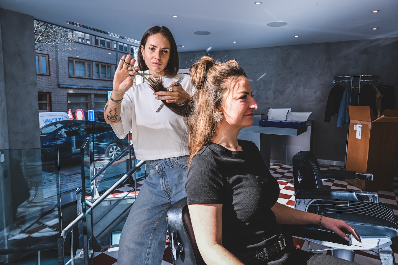 Jitske Van de Veire (32) opent nieuw kapsalon na turbulente weken ...