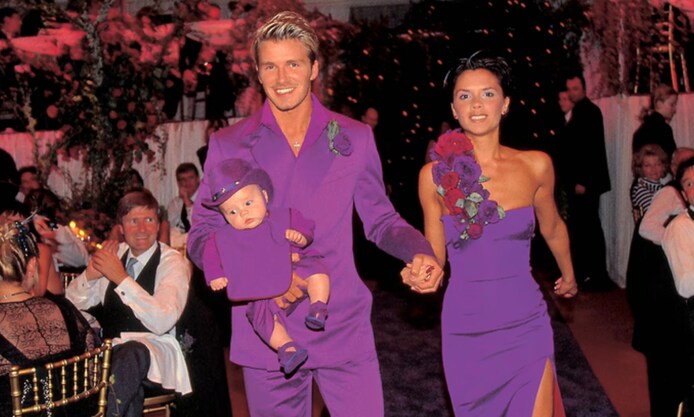 David en Victoria Beckham trekken hun iconische paarse trouwoutfits ...