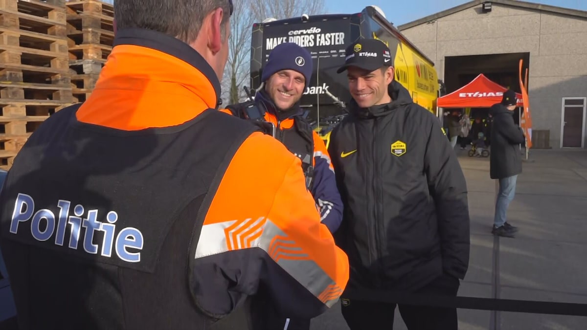 Zelfs de politie wou met hem op de foto: gaat goedgemutste Wout van ...