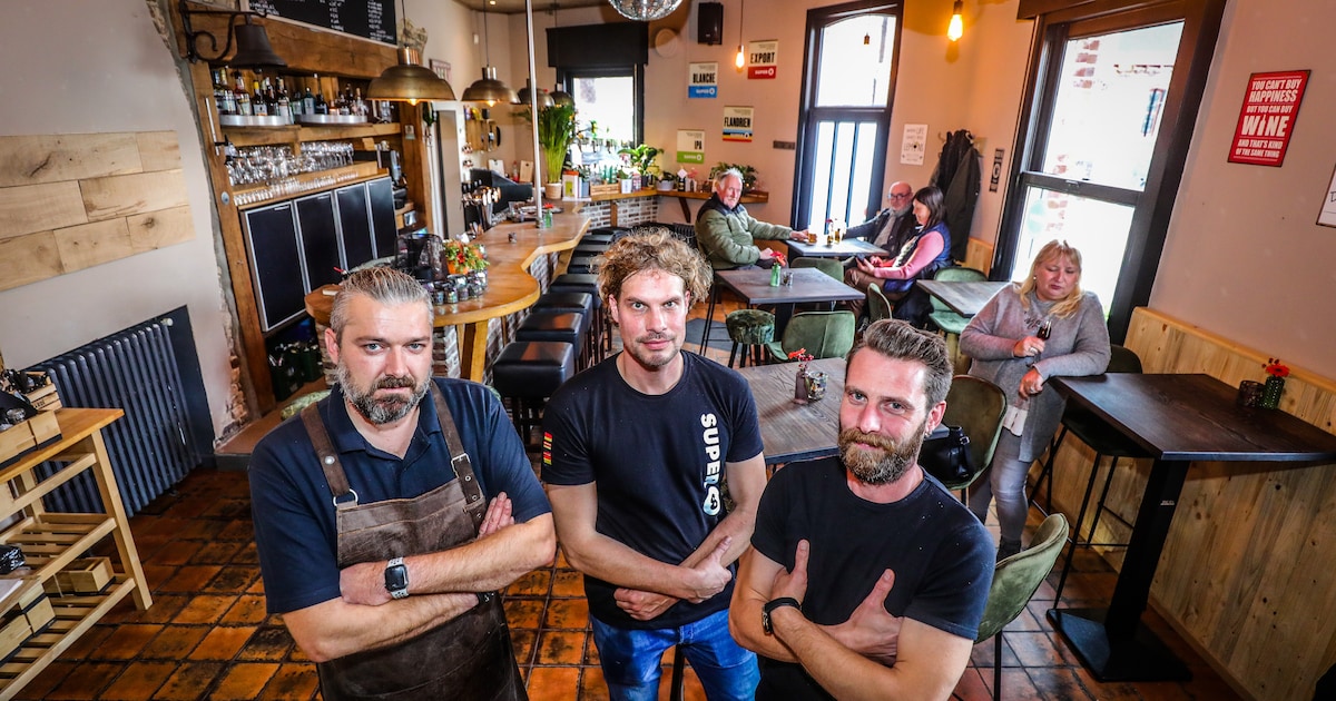 Drie vrienden openen Bistro&Bier ‘t Oud Gemeentehuis op Markt van ...