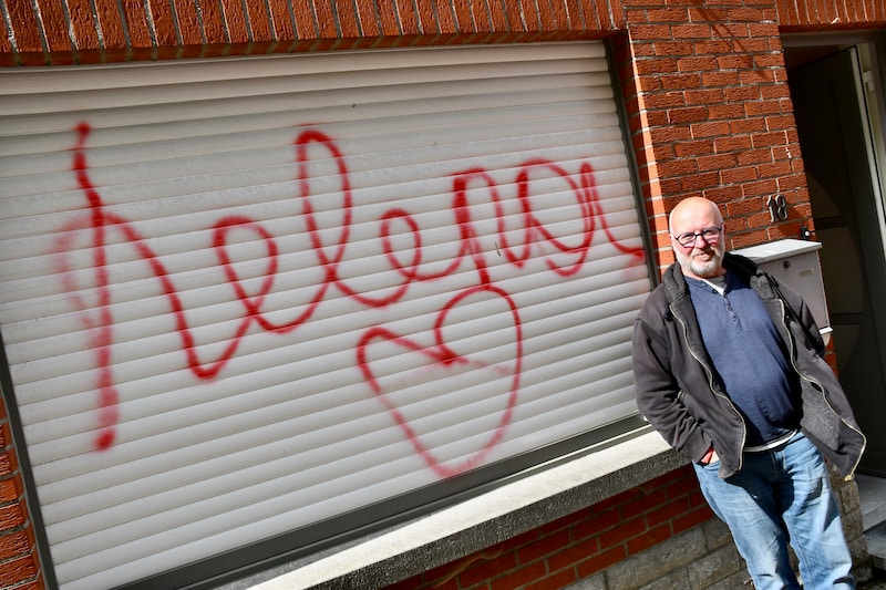 Onbekende trekt spoor van vandalisme met rode spuitbus in Wervik: “Een ...