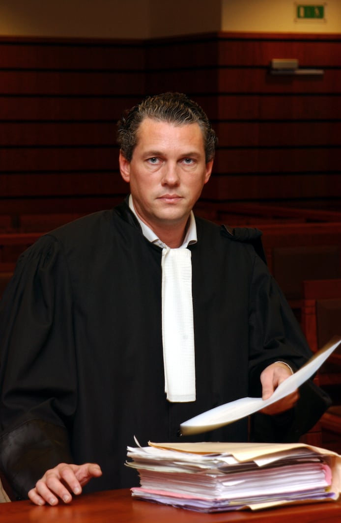 Vermeende dader (40) van brandstichting hoeve Hoepertingen riskeert zes ...