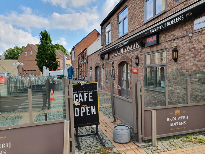 Sint-Niklase cafébaas opent eigen horecapleintje op Tenerife: “Eten ...