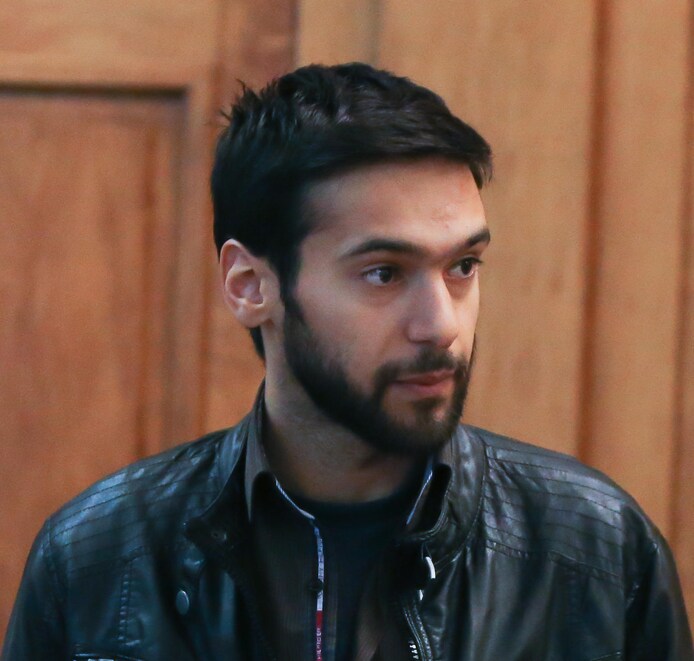 Vier moordenaars van Ziena (22) kregen 27 jaar cel, opnieuw verlaat een van hen gevangenis: “Hij ...