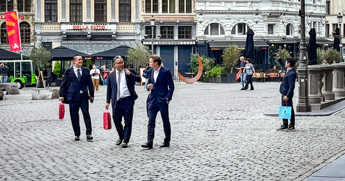 Potentiële Japanse investeerders van Beerschot ontvangen op het ...