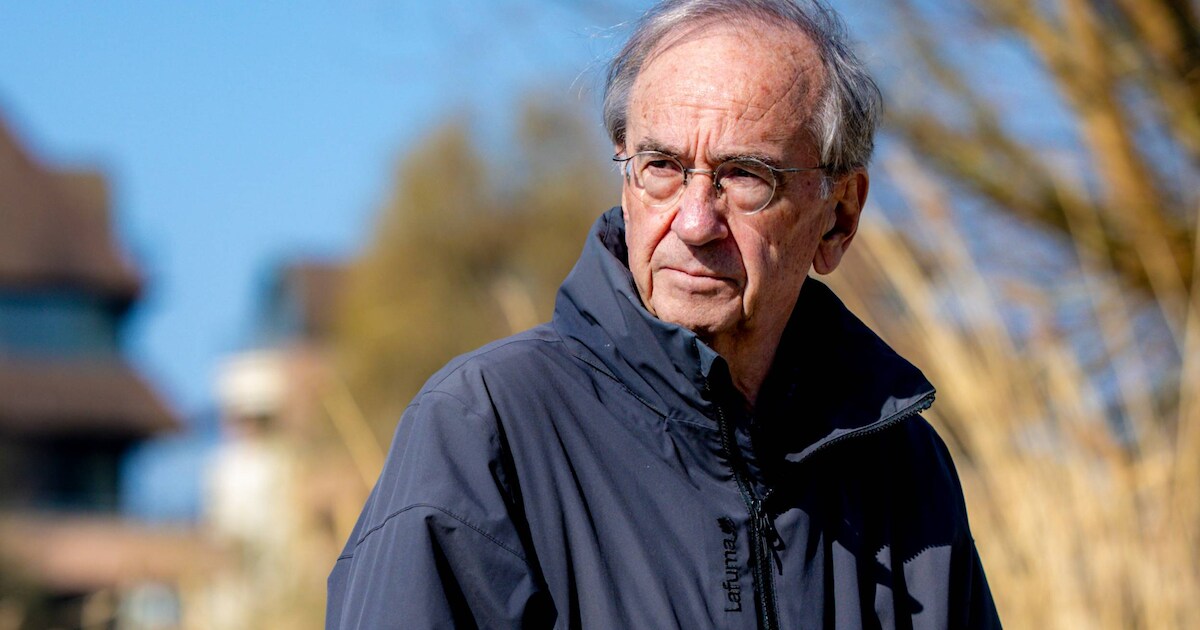 Ex-minister Luc Martens (78) blijft in de cel, raadkamer verlengt zijn ...