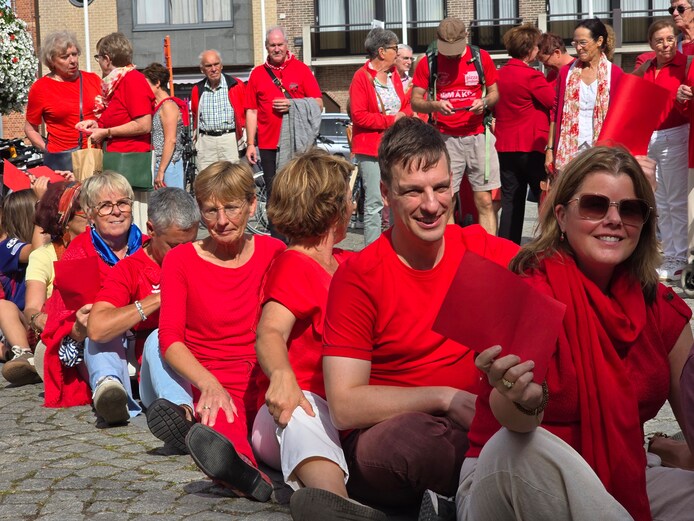 KIJK. Honderdtal Aalternaren trekken rode lijn voor Gaza: “Het doden, uithongeren, verdrijven en ...