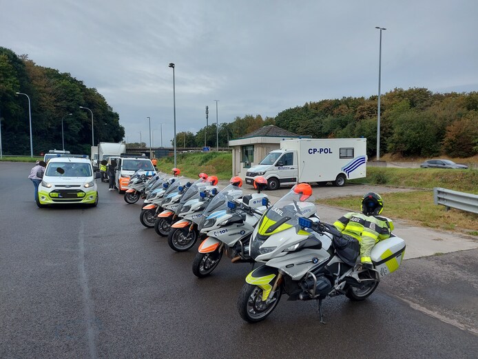 Goed 20.000 euro geïnd bij controles op zwaar vervoer | Leuven | hln.be