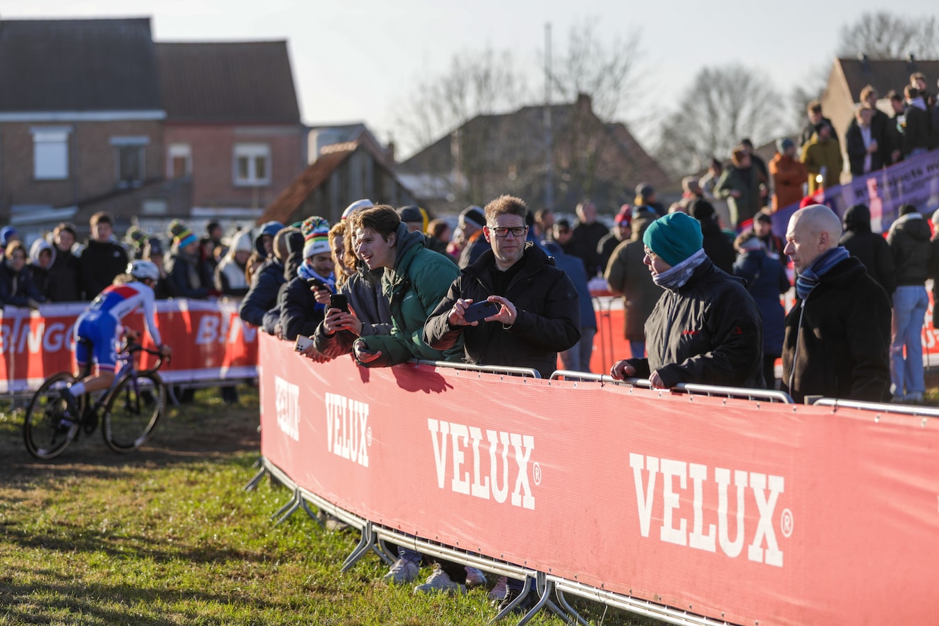 Massa volk geniet van wereldbekercross in Dendermonde | Foto | hln.be