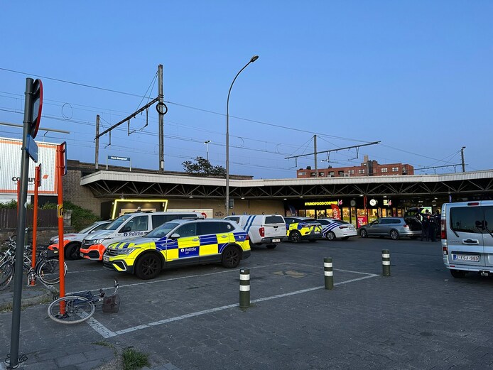 Station Gent-Dampoort opnieuw vrijgegeven na sweeping: verdacht pakket ...