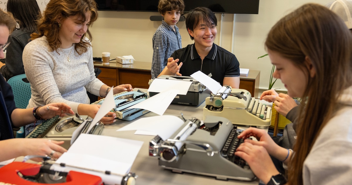 Studenten weer achter de typemachine: Amerikaanse universiteit grijpt ...