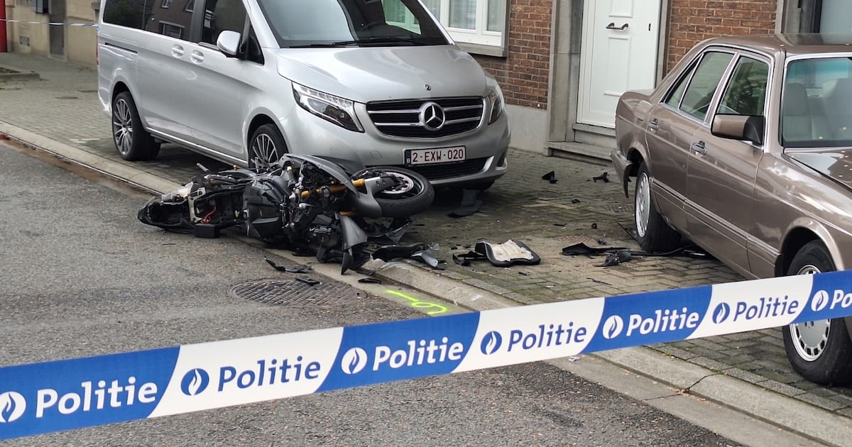 Motard (20) zwaargewond nadat hij uitglijdt op nat wegdek in Strombeek ...