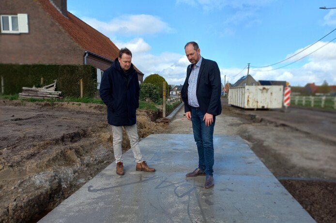 Nieuw fietspad tussen Oedelem en Beernem bewust beschadigd: “We zijn er ...