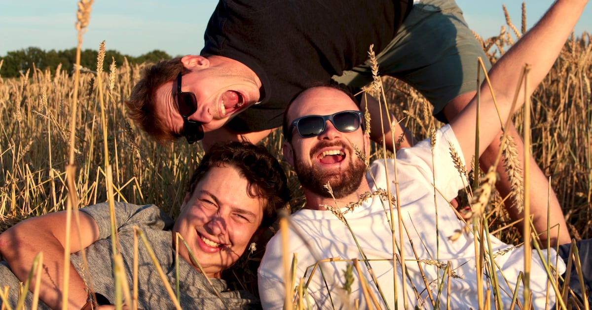 Prettig gestoord dj-trio Schuurallures staat voor debuut op ...