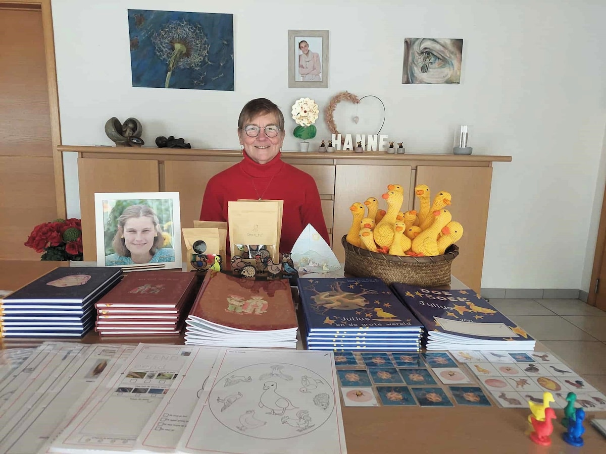 “Hanne zou zo trots zijn”: Els (64) zet werk van overleden dochter ...