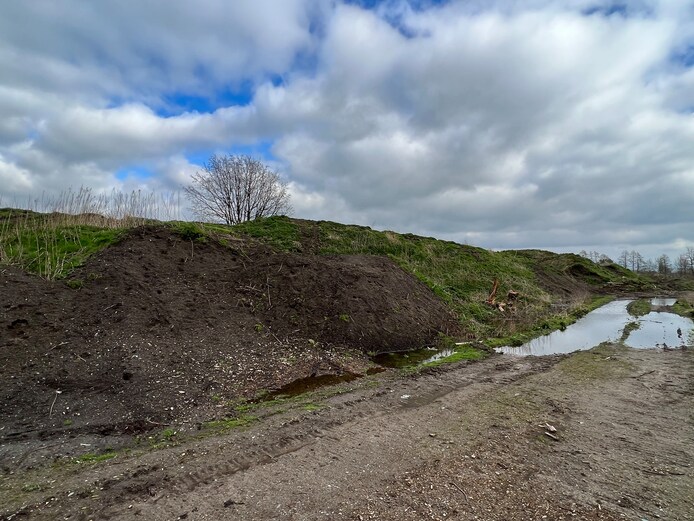 20.000 ton PFAS-slib moet weggehaald worden van stort in Kattestraat ...