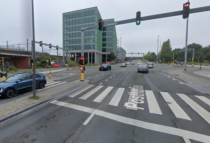AWV pakt oversteken aan op kruispunt Singel-Posthofbrug in Berchem | Berchem | hln.be