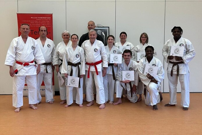 BRC Halle heeft er in één klap tien nieuwe zwarte gordels karate en ...