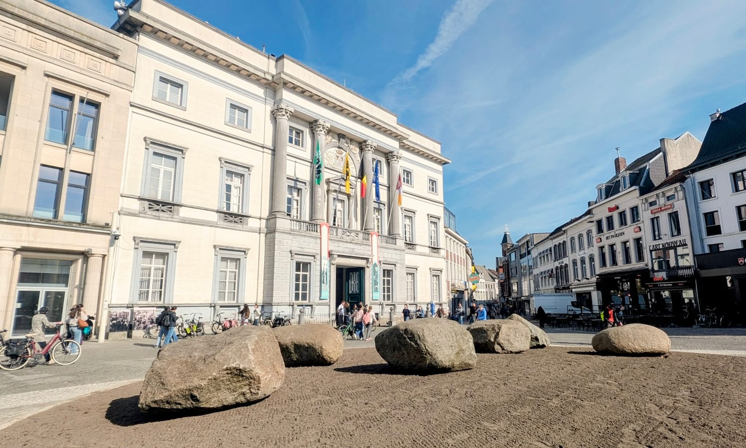 Aalst zet ambitieus stadhuis- en pupillenproject on hold: stad mikt nu ...