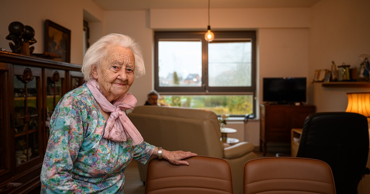 Na 70 jaar moest Jeanneke (96) plots uit haar huis, nu vindt ze nieuwe ...