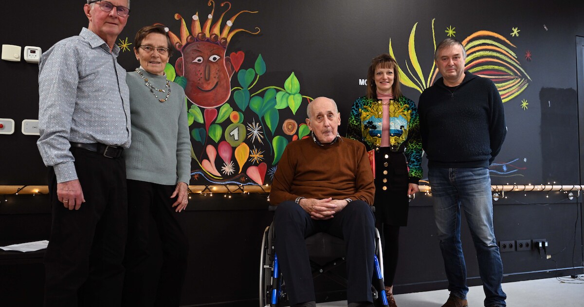 Leo (83) ziet fysiek te zware muurschildering dan toch voltooid worden: “Zoveel reacties: dat ...