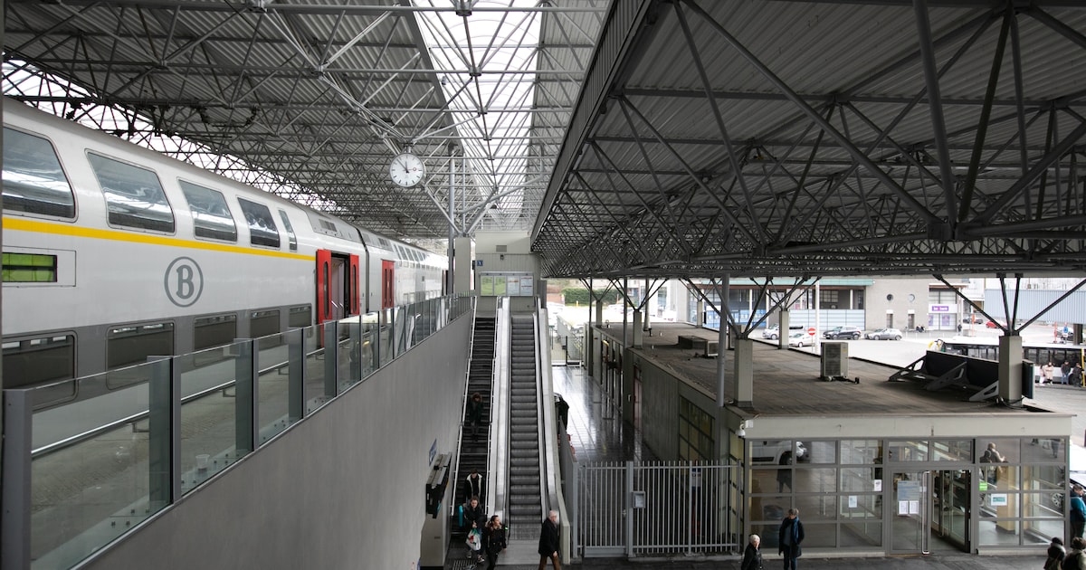 Opnieuw meer personeel in station van Genk | Genk | HLN.be