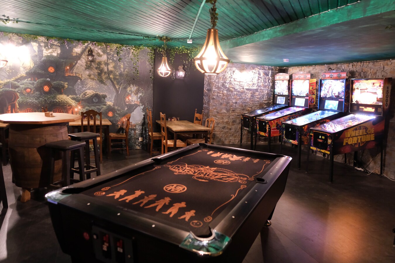 Comic Sans geopend: geekbar met Stranger Things-vibe en Dungeons ...