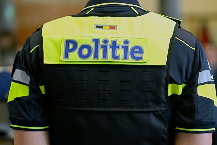 Nieuw politie-uniform is er nog niet, maar namaakversie is wel al ...