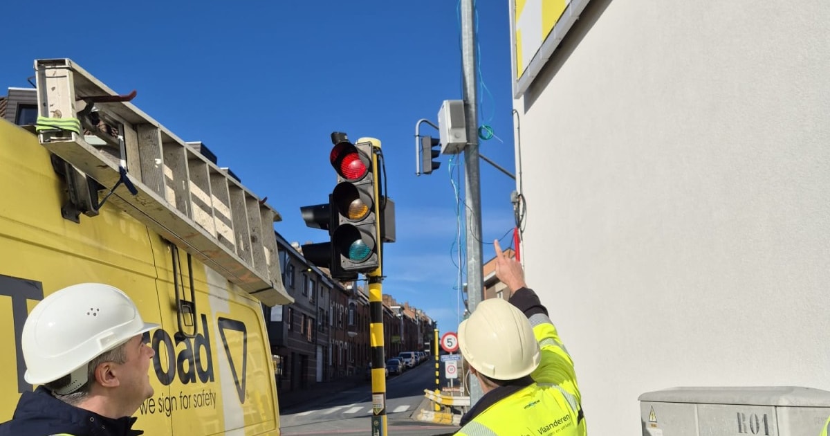 Camera’s met artificiële intelligentie sturen verkeerslichten op ...