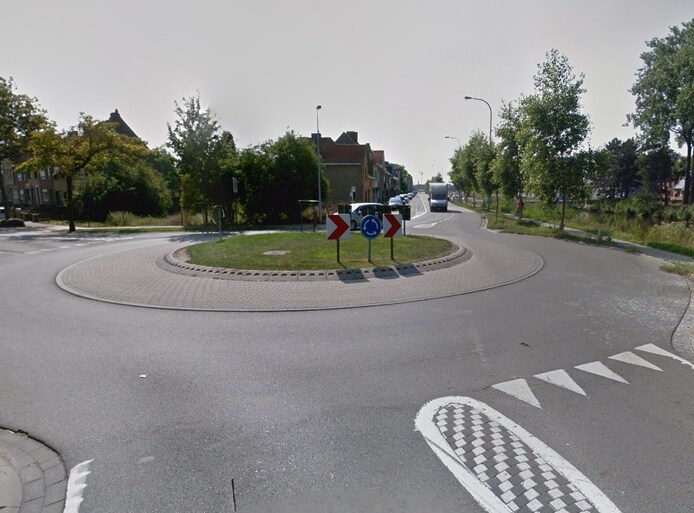 Vrouw (29) ontkent dat ze agenten wilde omver rijden met wagen: "Ze was ...