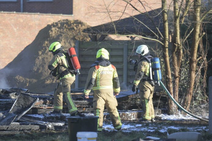Oud scoutslokaal volledig afgebrand in Oelegem, geen gewonden | Ranst ...