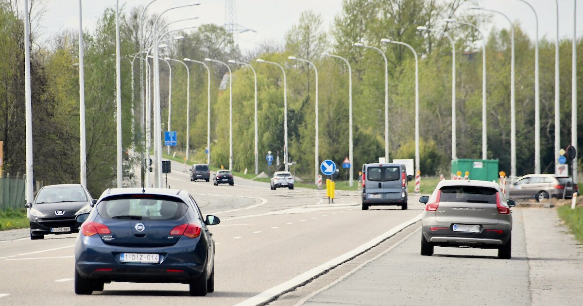 Boete en rijverbod voor te snelle landbouwer aan 128 km/u op Rijksweg ...