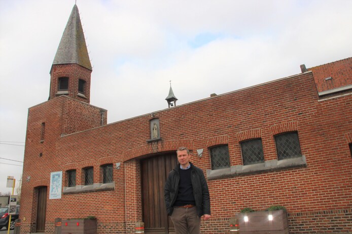 Davy (43) neemt met pijn in het hart afscheid van ‘zijn’ Paanderskerk ...