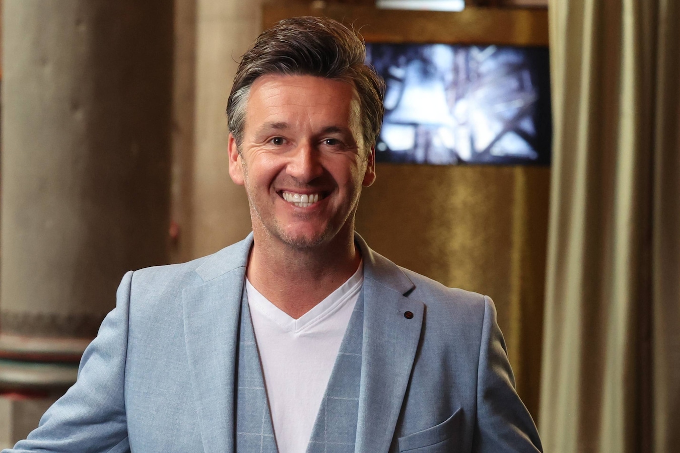 EXCLUSIEF. De zomerkoning treedt 97 keer op en één man flirt met een ...