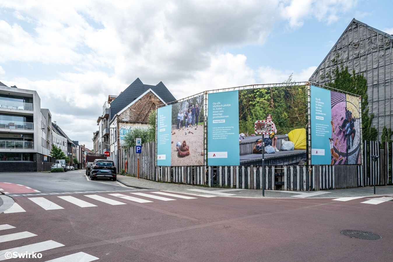 Wie deze Aalsterse koffiebar bezoekt, krijgt er plots... hondendrol bij ...