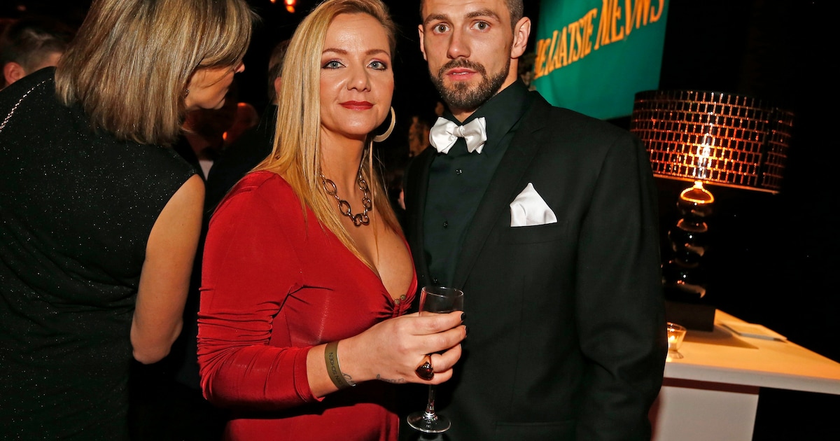 Glamoureus voetbalkoppel Logan Bailly en Jessica na 14 jaar uit elkaar: "Het gezaag en gezeik ...