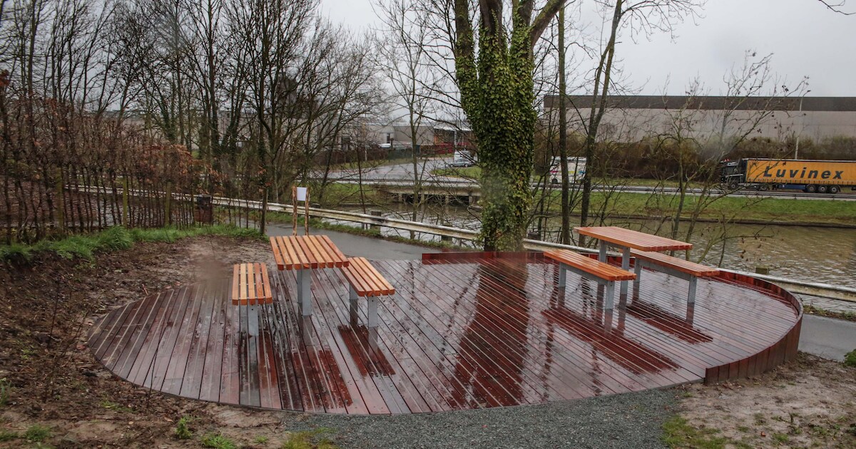 Met het Westkaaipark heeft Ieper er een stukje groen bij aan noordzijde ...