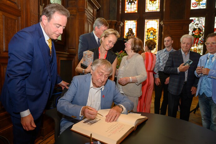 “Altijd het zotteke van de bende geweest”: John De Wilde - ‘menier John ...