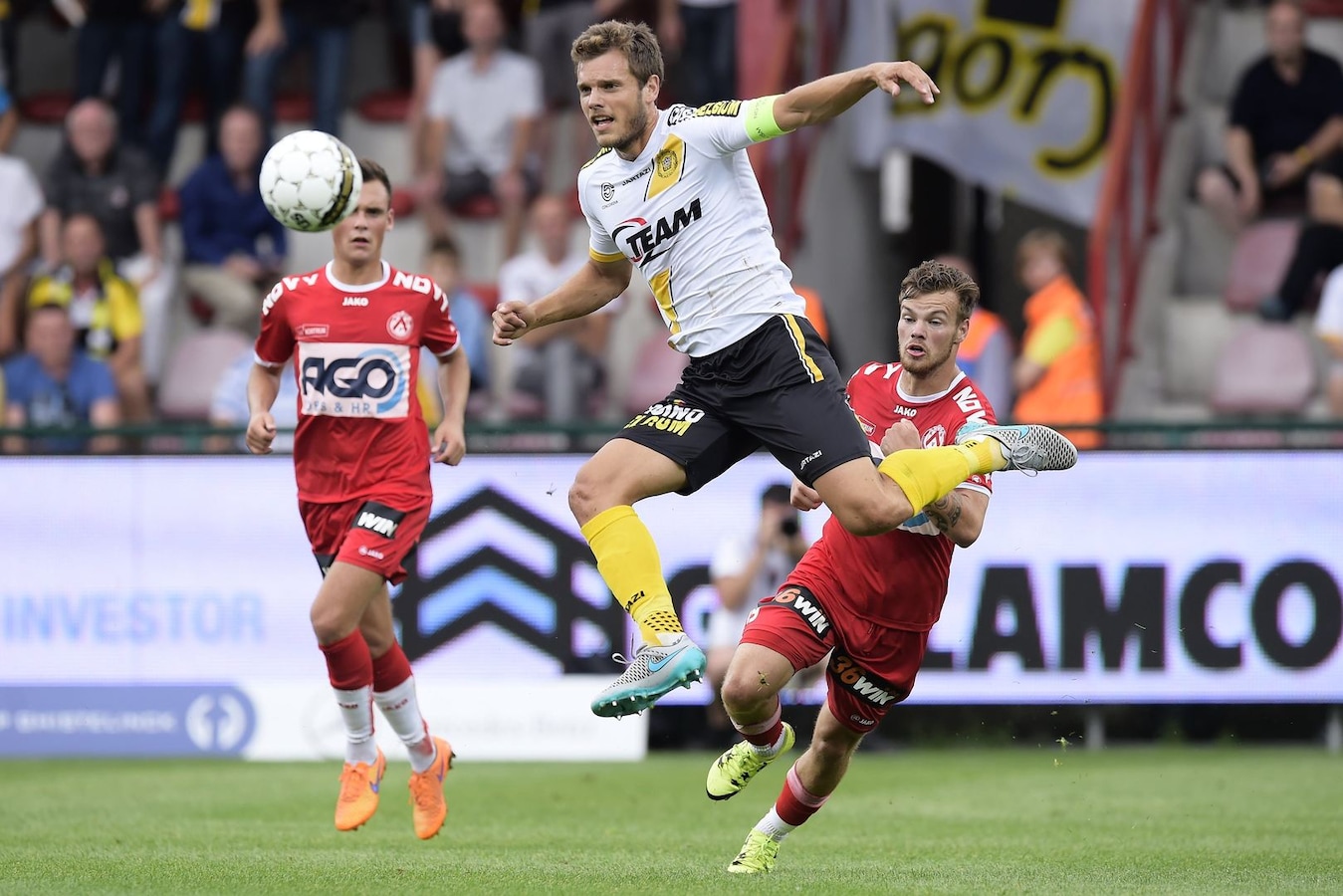 Kortrijk versus Lokeren: beschamende vertoning met twee rode kaarten (0 ...