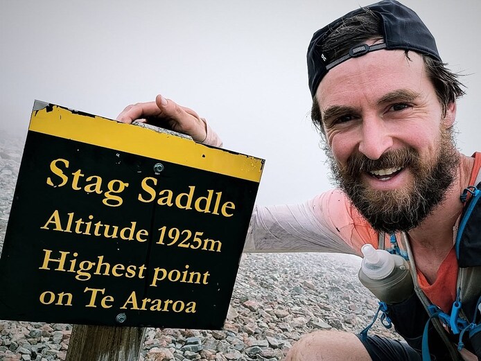 Nieuw record voor ultraloper Karel Sabbe: in amper 32 dagen van noorden ...