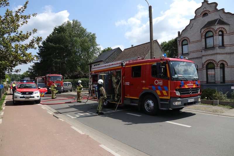 Woningen ontruimd bij uitslaande brand in schroothandel in Lokeren ...