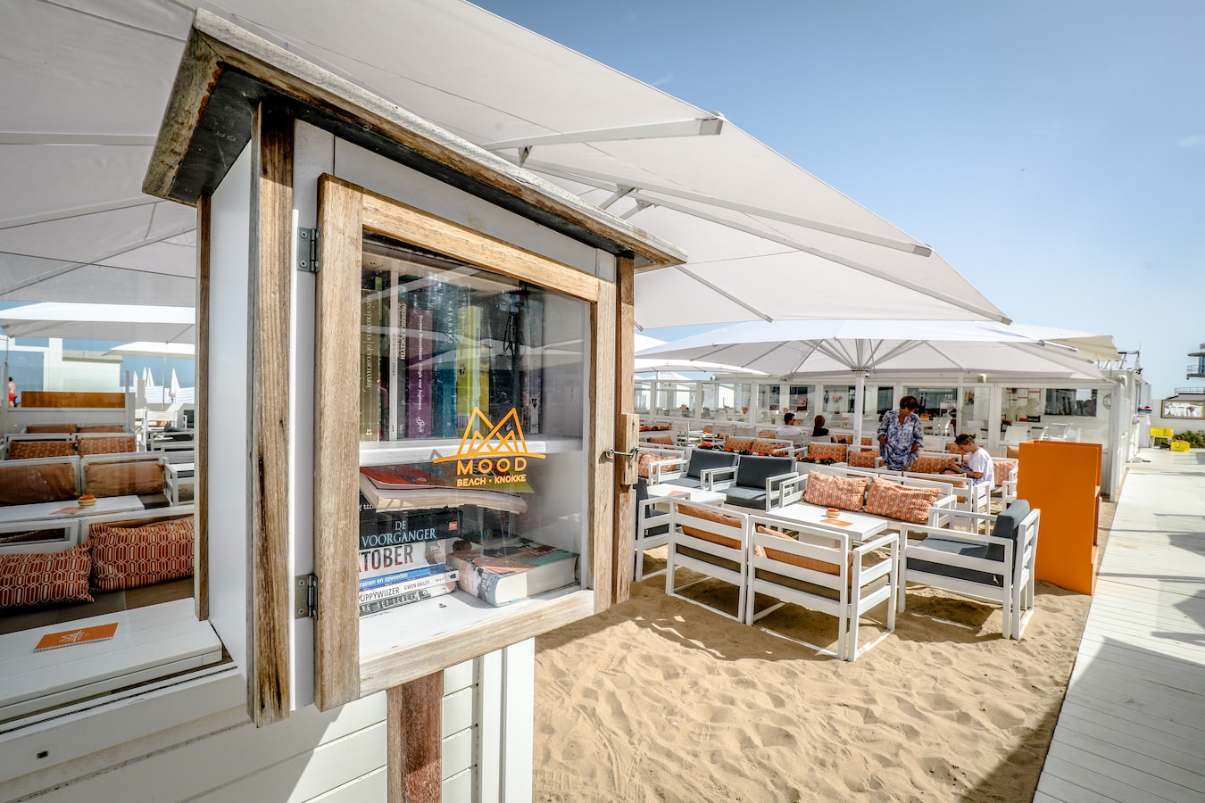 Mood Beach in Knokke, waar je geniet van biertjes voor het goede doel ...