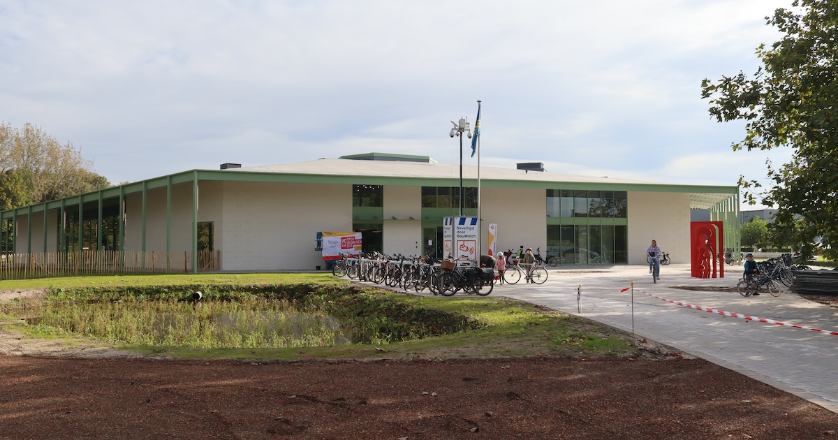 Vlaanderenleestdag in de bib op 23 april | Stekene | hln.be