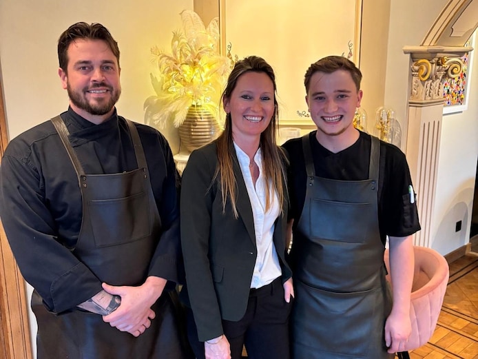 Het Deinze van Yannic Demeyer (59), sterke vrouw achter Golazo Travel ...