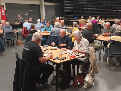 Van wandelen tot swingen: Balen legt 55-plussers in de watten tijdens ...