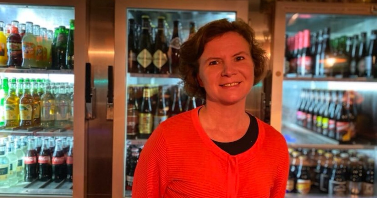 TEAM KEISSE. Zus Drieka beleeft vanuit haar café de koers van dichtbij ...