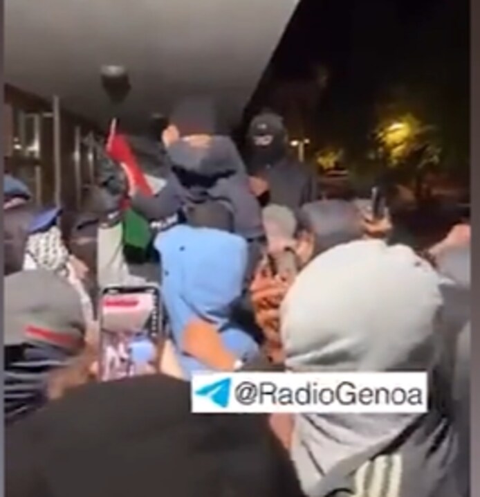 Beelden waarop kind met vuurwapen in lucht gehesen wordt blijken uit ...