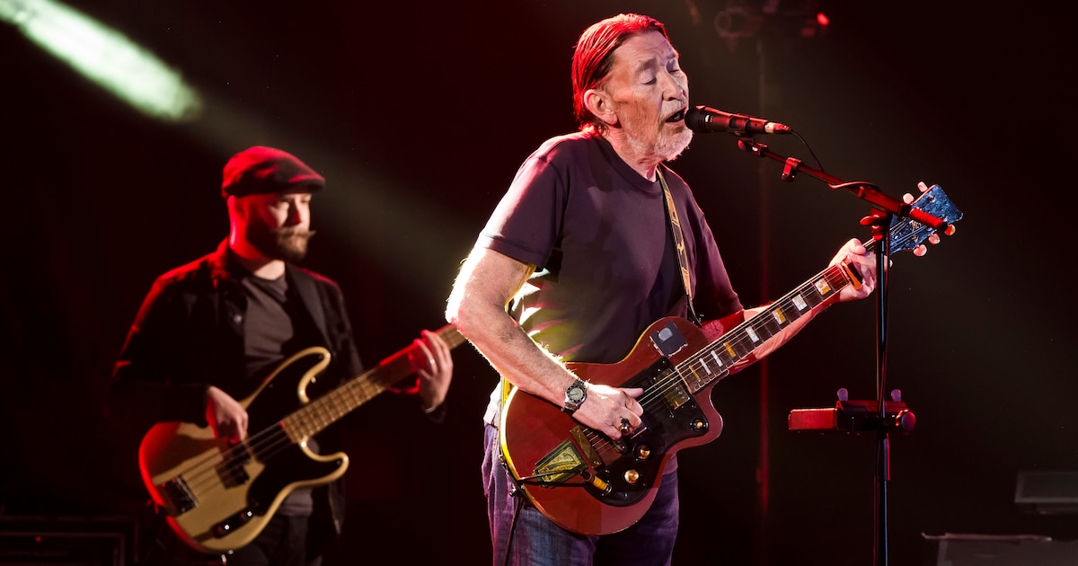 Zanger Chris Rea (74), bekend van ‘Driving Home for Christmas ...