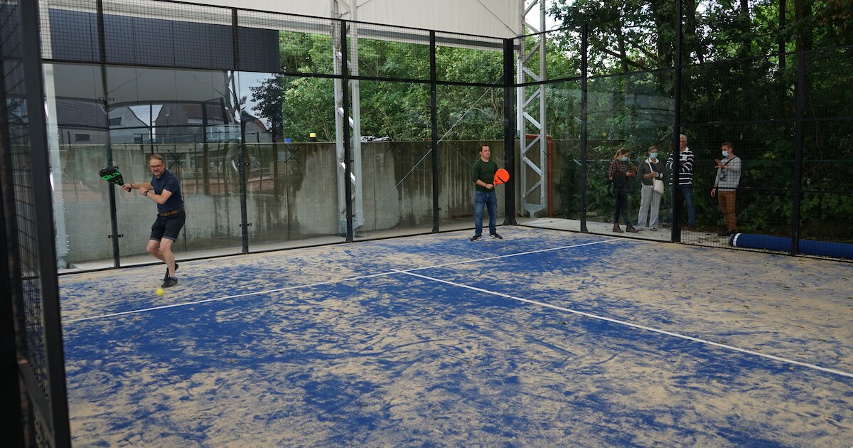 Tennisclubs Soks neemt twee overdekte padelvelden in gebruik: “Geen ...
