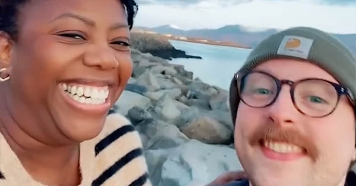 KIJK. Amerikaanse spreekt met ‘vreemde’ Schot af, vliegt voor eerste ...